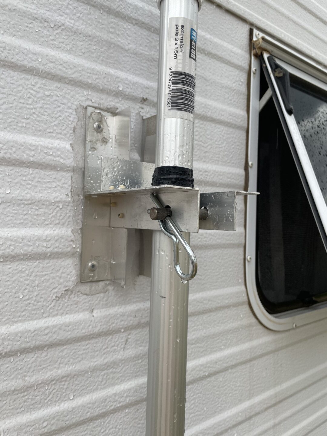 ROLLING WITH STARLINK: DIY CARAVAN MOUNT GUIDE – Digital Nomads