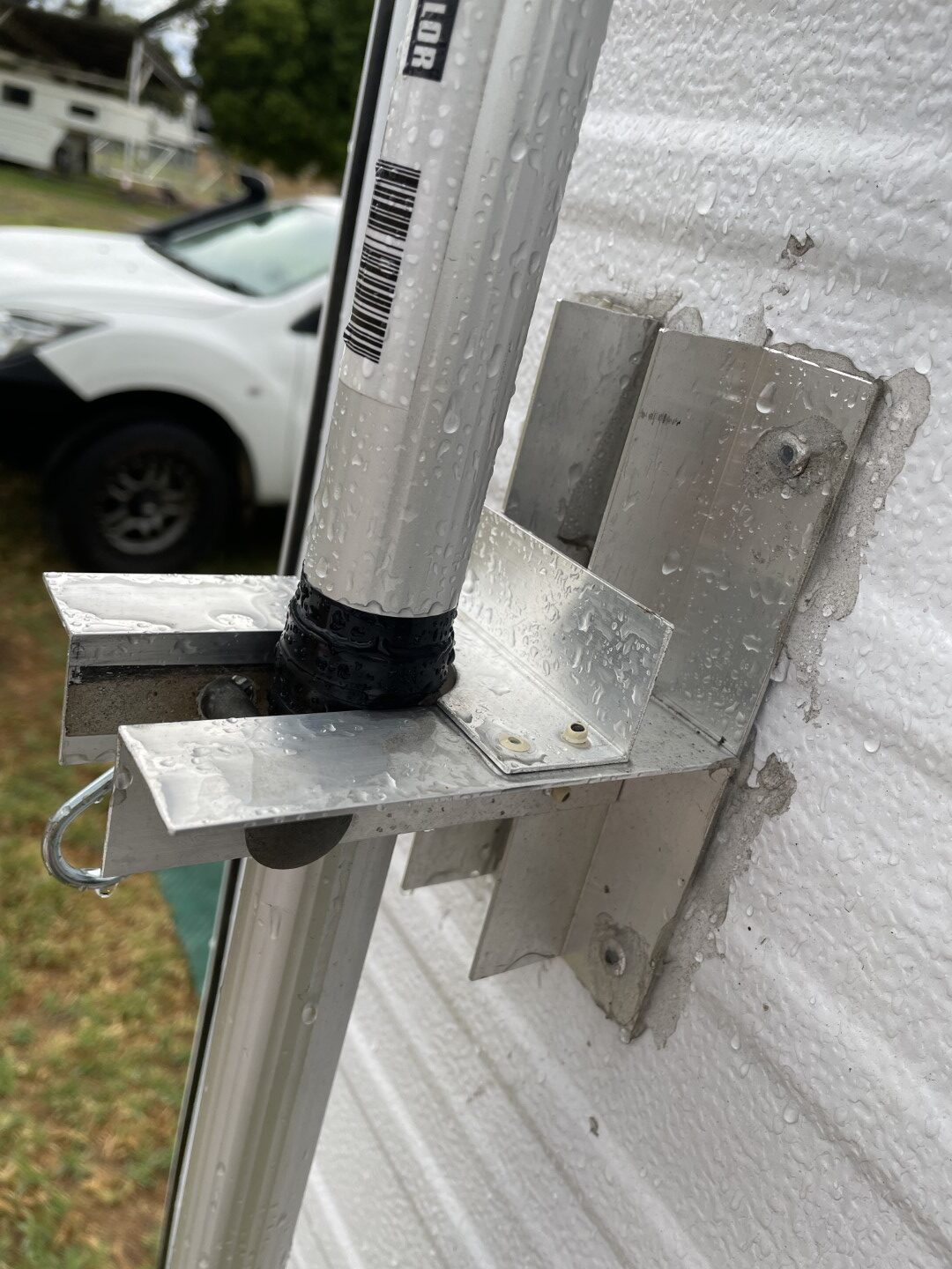 ROLLING WITH STARLINK: DIY CARAVAN MOUNT GUIDE – Digital Nomads